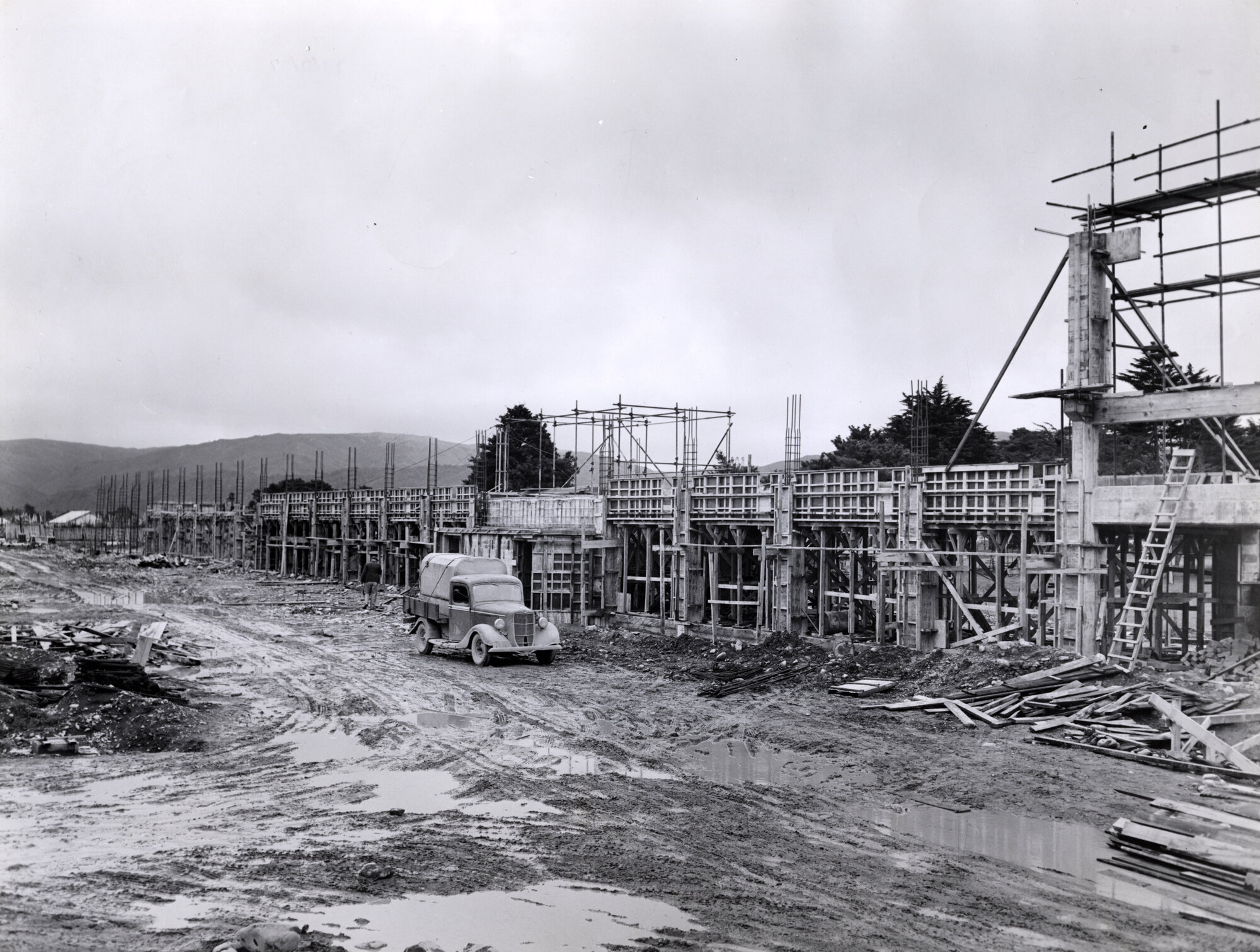 Dunlop factory construction; north wall and annexe; west end, inside ...