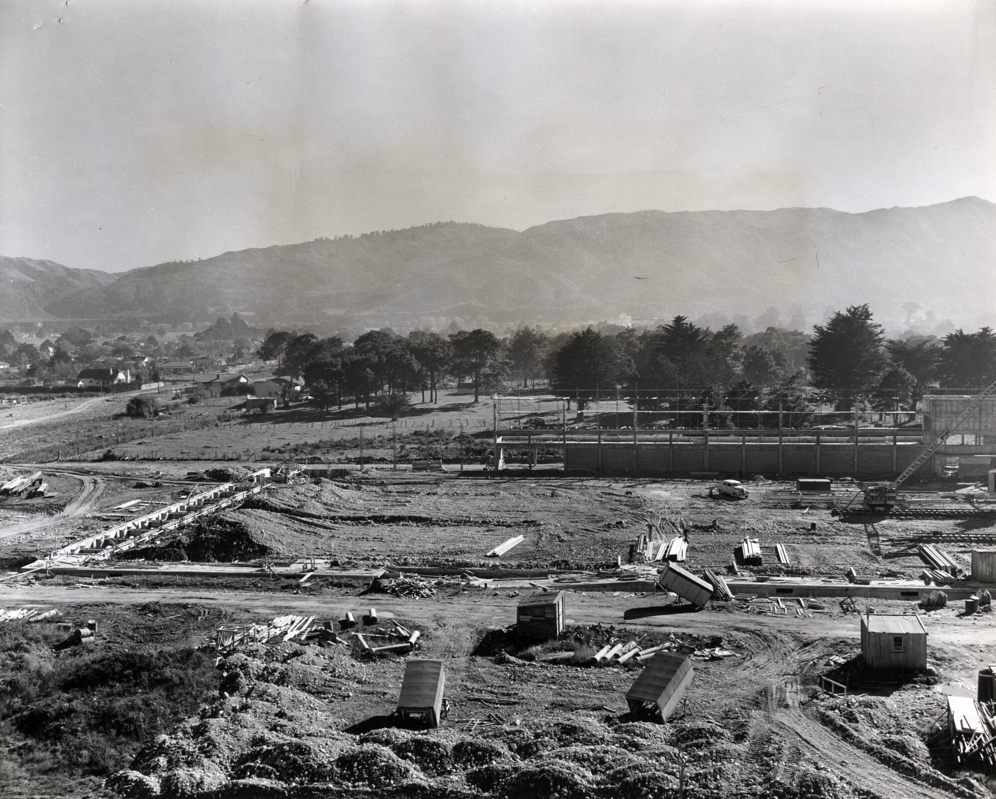 Dunlop factory construction; west end, from hillside, 3 | Upper Hutt ...