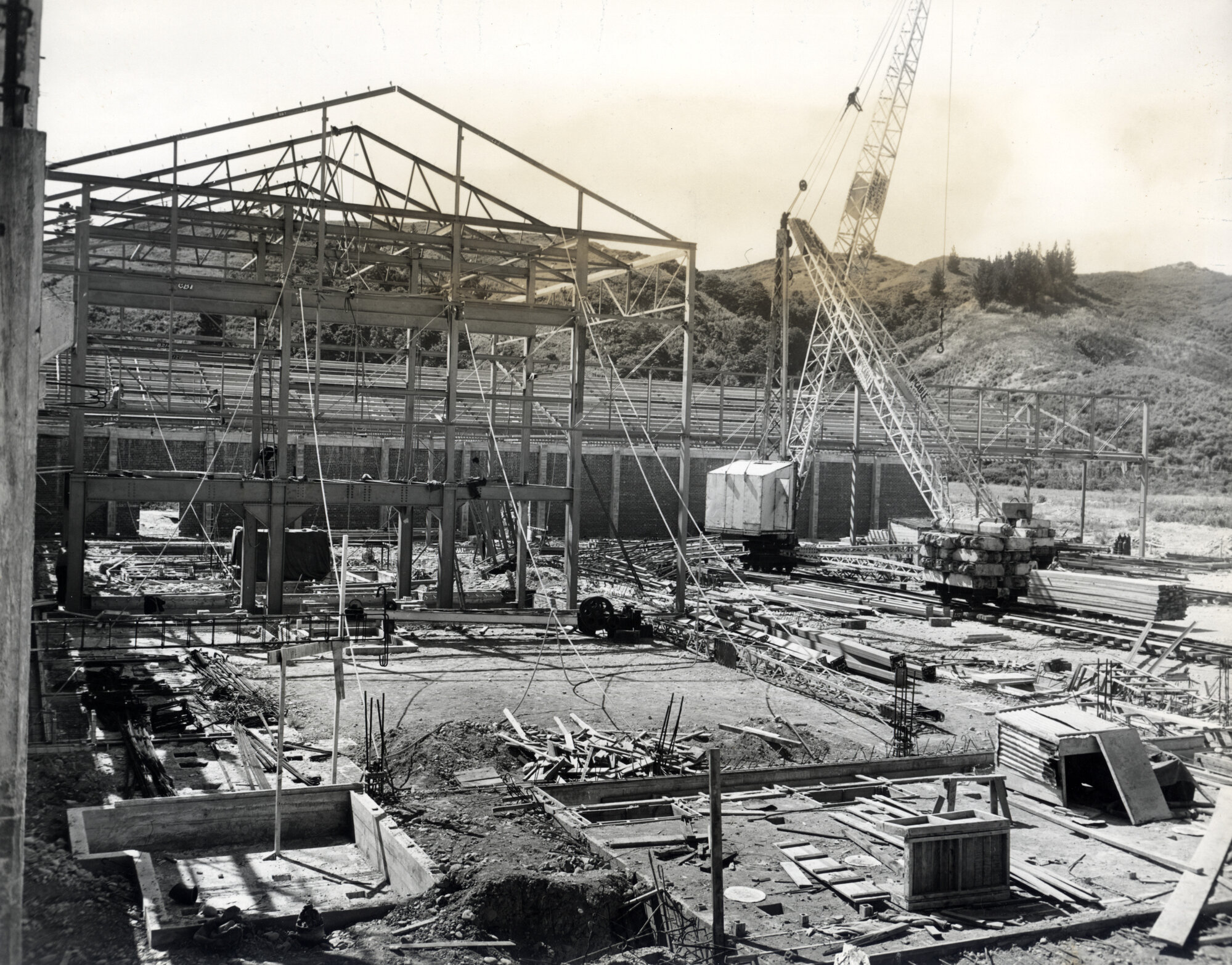 Dunlop factory construction; Banbury mixer tower, from the annexe roof ...