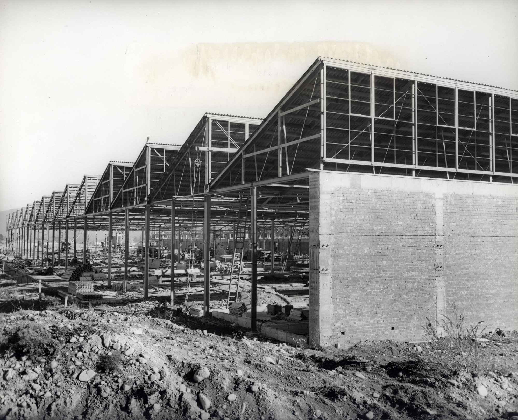 Dunlop factory construction; south wall 2 | Upper Hutt Libraries