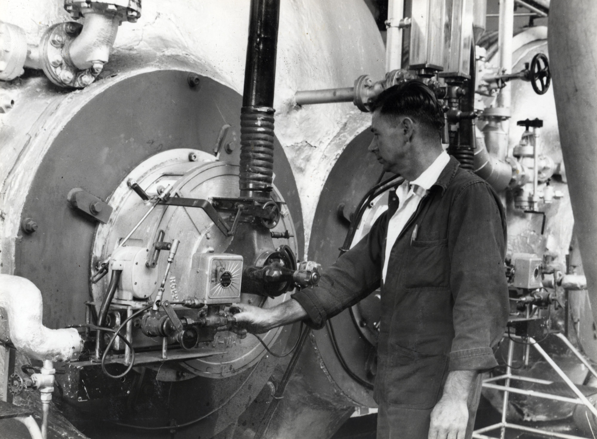 Dunlop people; unidentified boilerman 2 and Lancashire boilers. | Upper ...