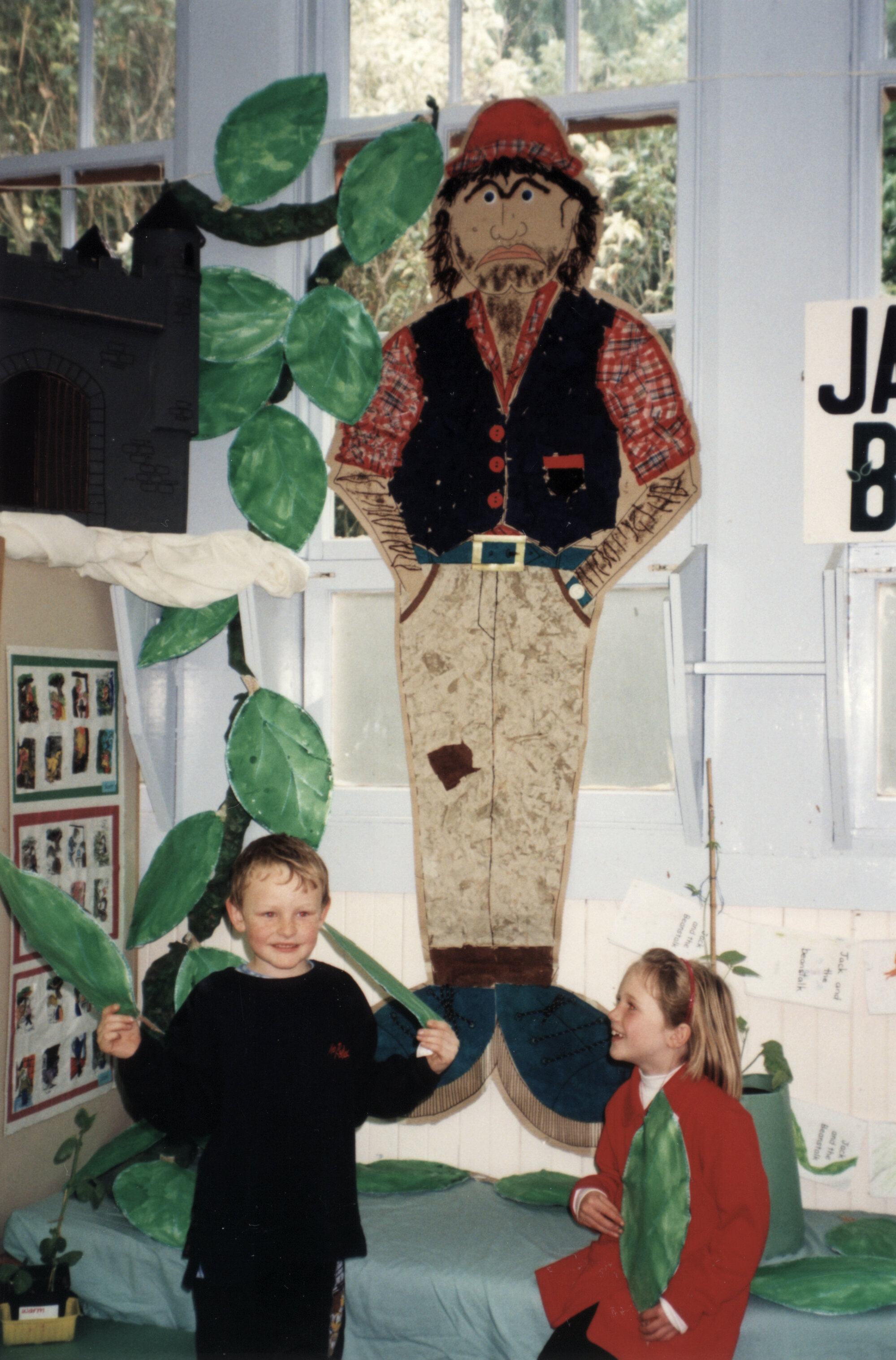 Mangaroa School science fair; 'Jack and the Beanstalk'; Alex Hampshire ...