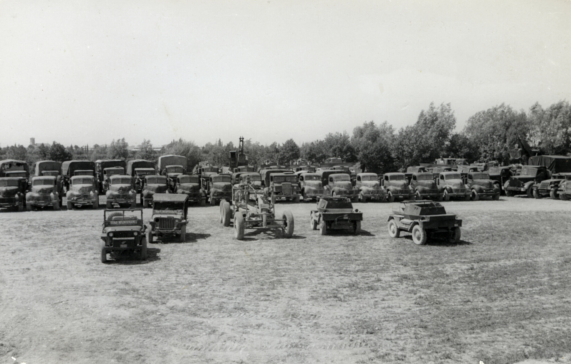 Military Service, World War II; engineers' vehicles. | Upper Hutt Libraries