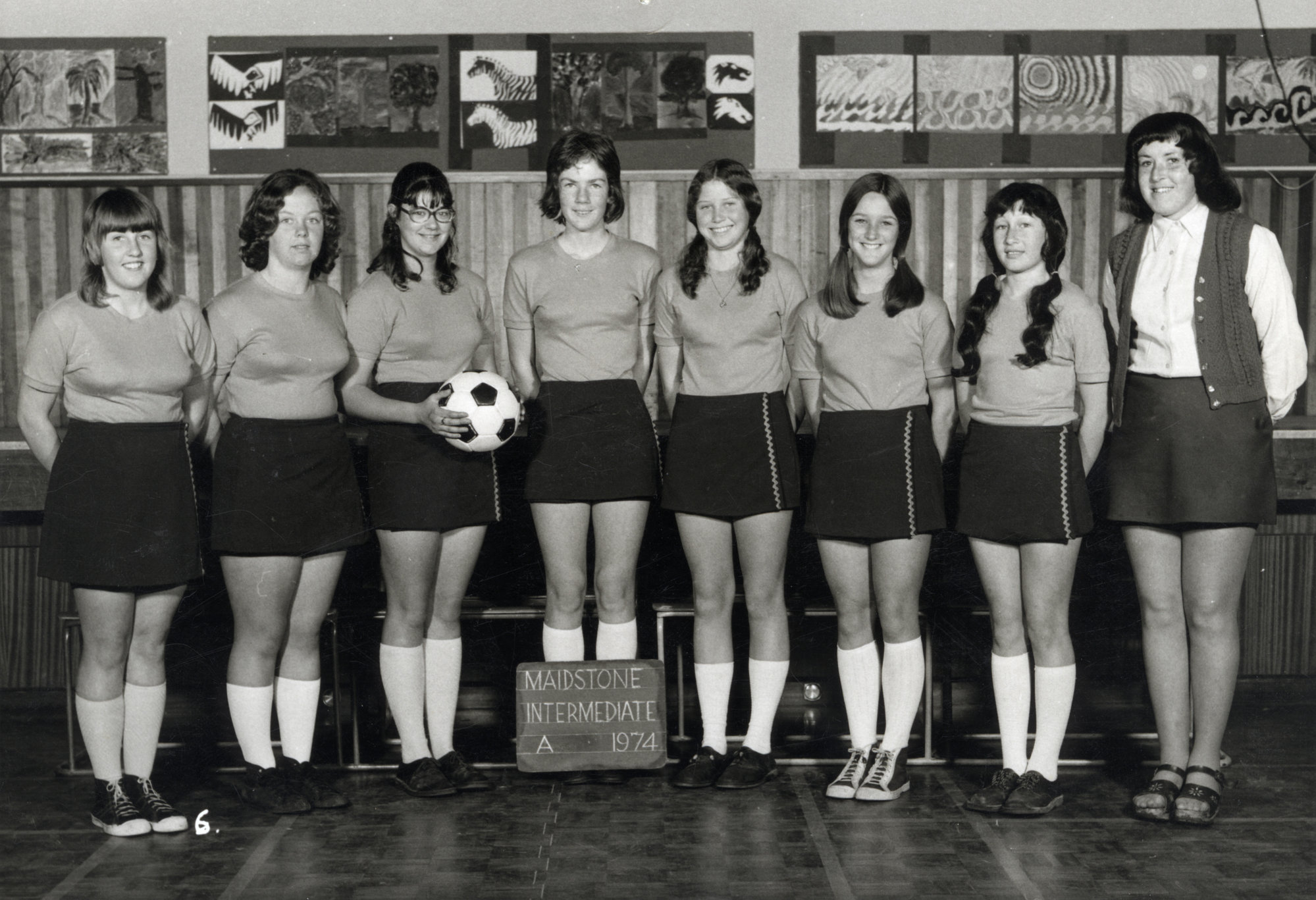 Maidstone Intermediate 1974 Sport Netball A | Upper Hutt Libraries