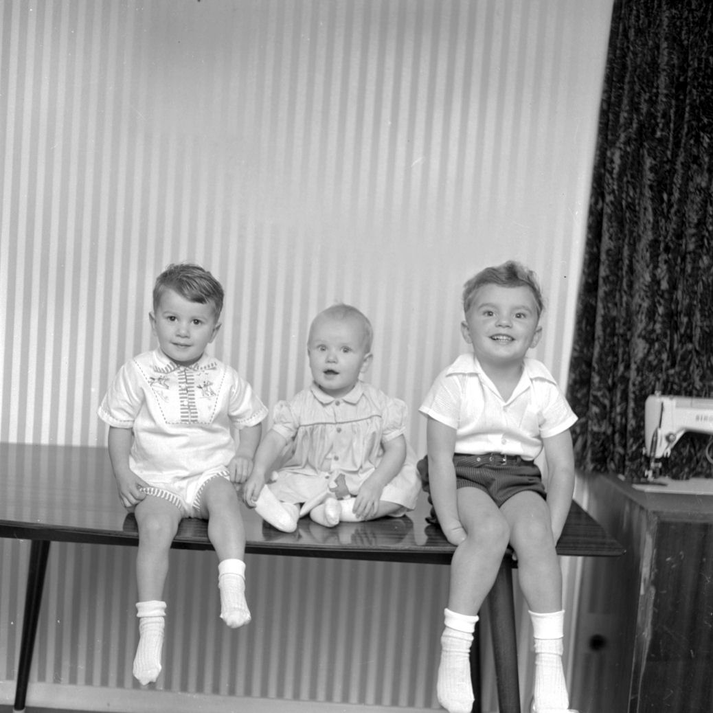 Martin children. [P1-8312-10702] | Upper Hutt Libraries